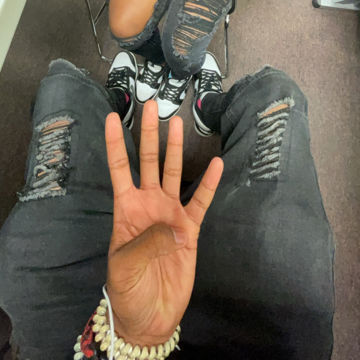 Throw up them 4s and shake by DEMONBABY | BandLab