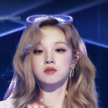 Red rover-Yuqi by Charlotte | BandLab