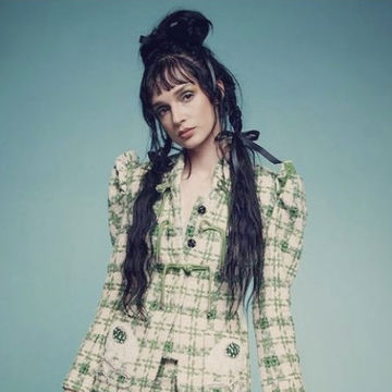 A post by poppy fan 🖤 | BandLab